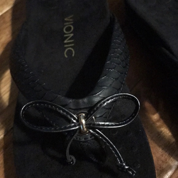 Vionic | Shoes | Vionic Black Shoes With Orthaheel Technology | Poshmark